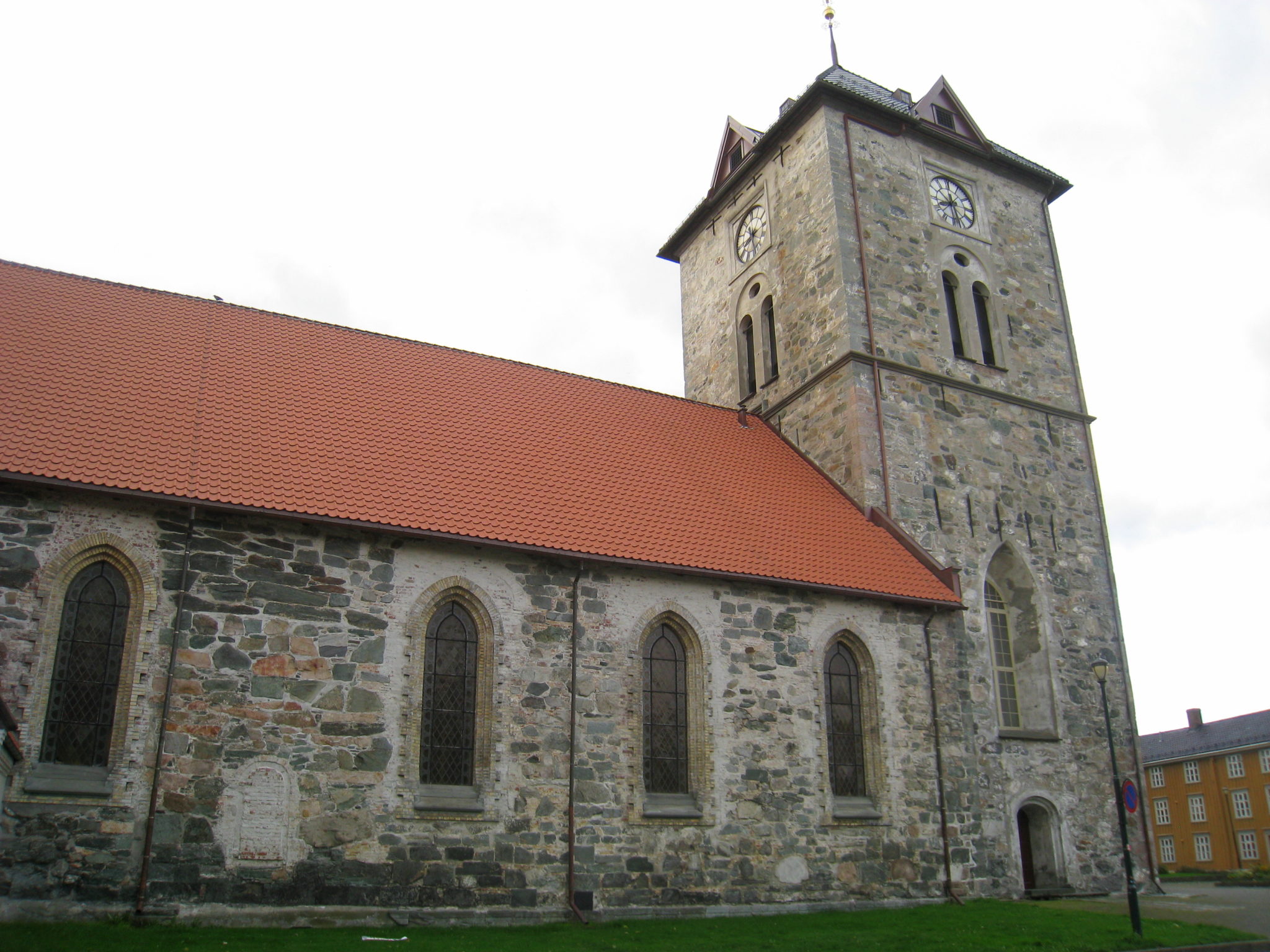 Inviterer islam inn i kirkerommet – Document