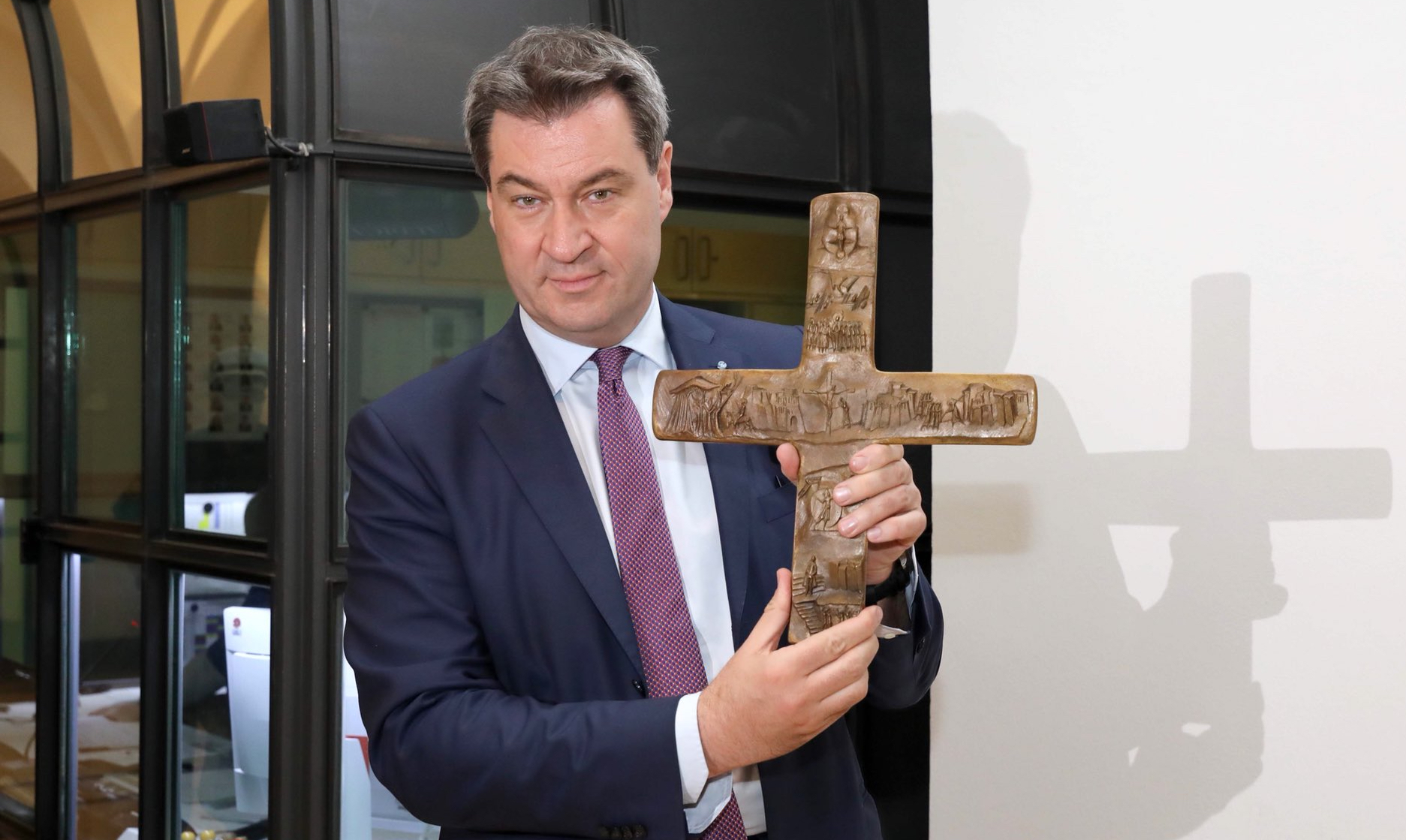 Skal ha kors i alle statlige bygninger i Bayern – Document