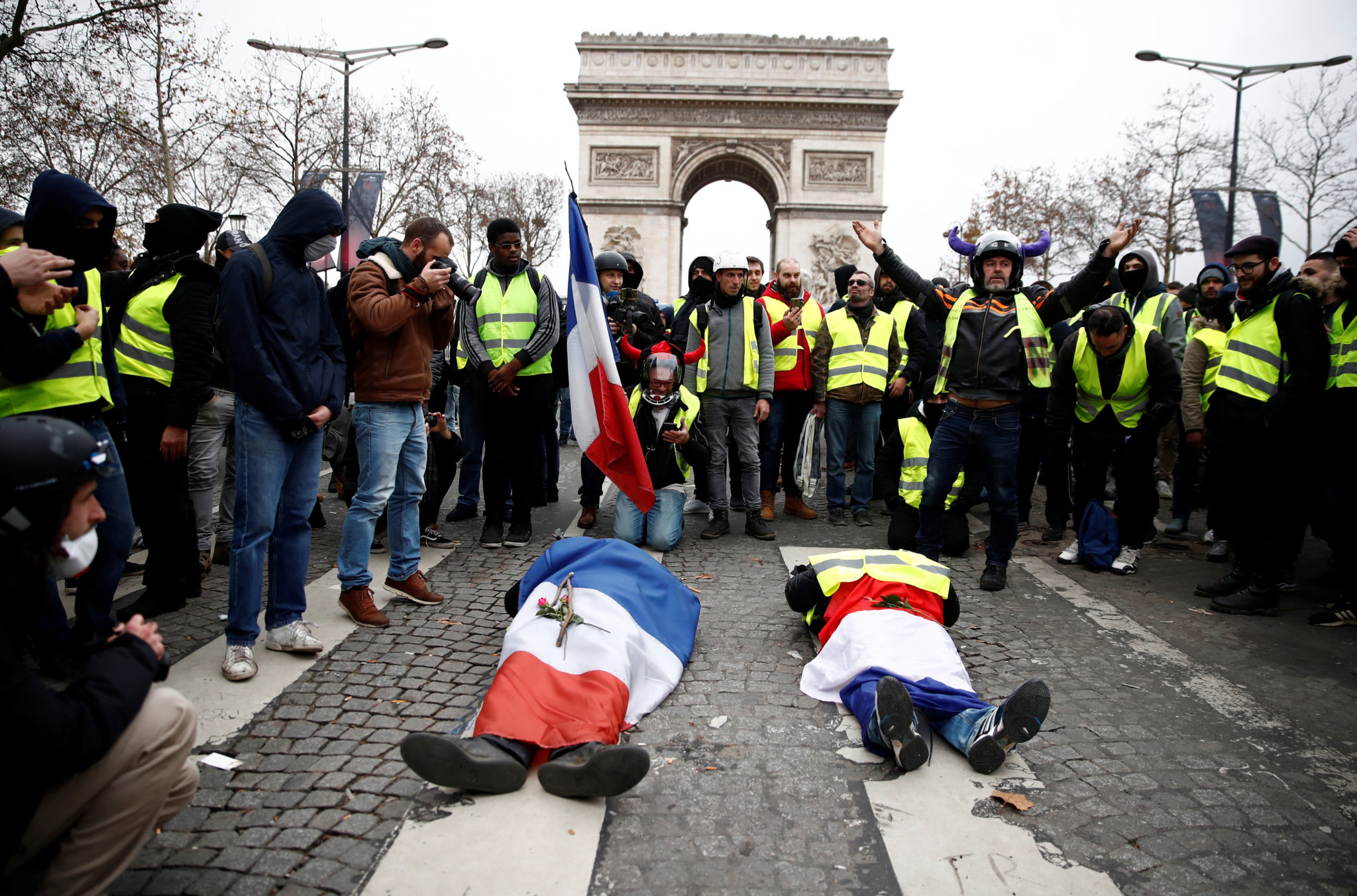 «De gule vestene» fnyser av Macrons plaster på såret – Document