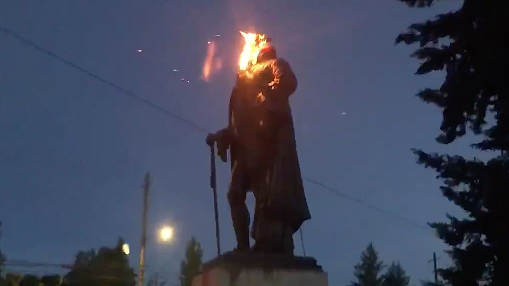 George Washington-statue i Portland påtent, nedrevet og vanæret – Document