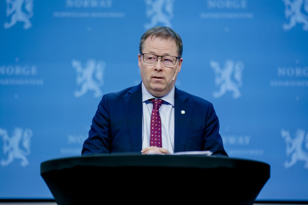 Kilder: Bjørn Arild Gram blir ny forsvarsminister