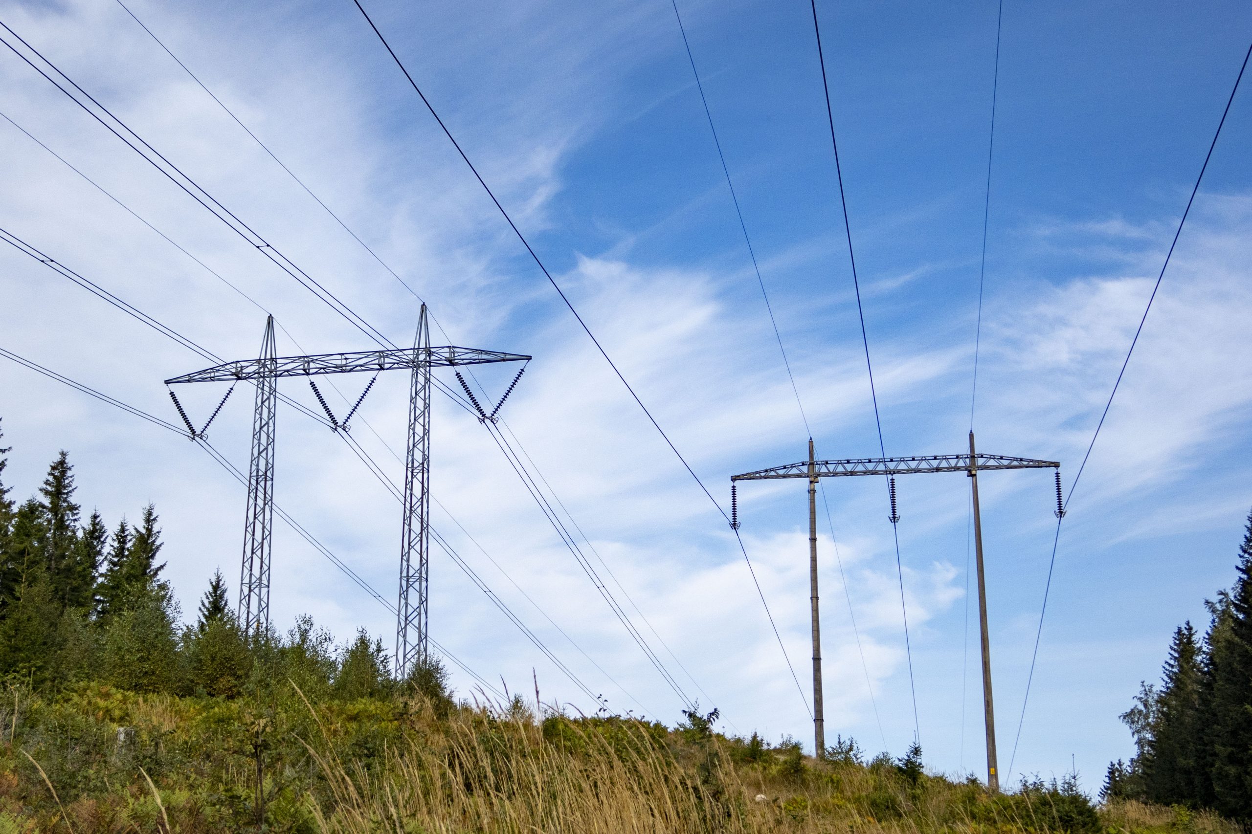 Stortinget kalles inn til hastemøte om strøm­situasjonen 19. september – Document