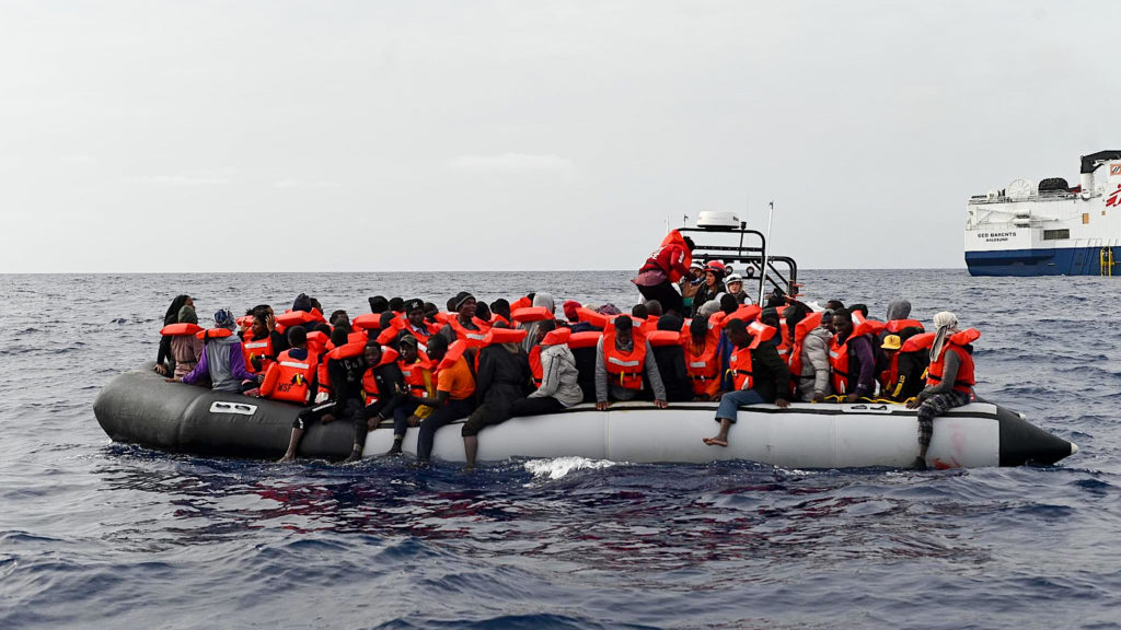 «Geo Barents» og «Humanity 1» på vei mot Europa med over 500 migranter