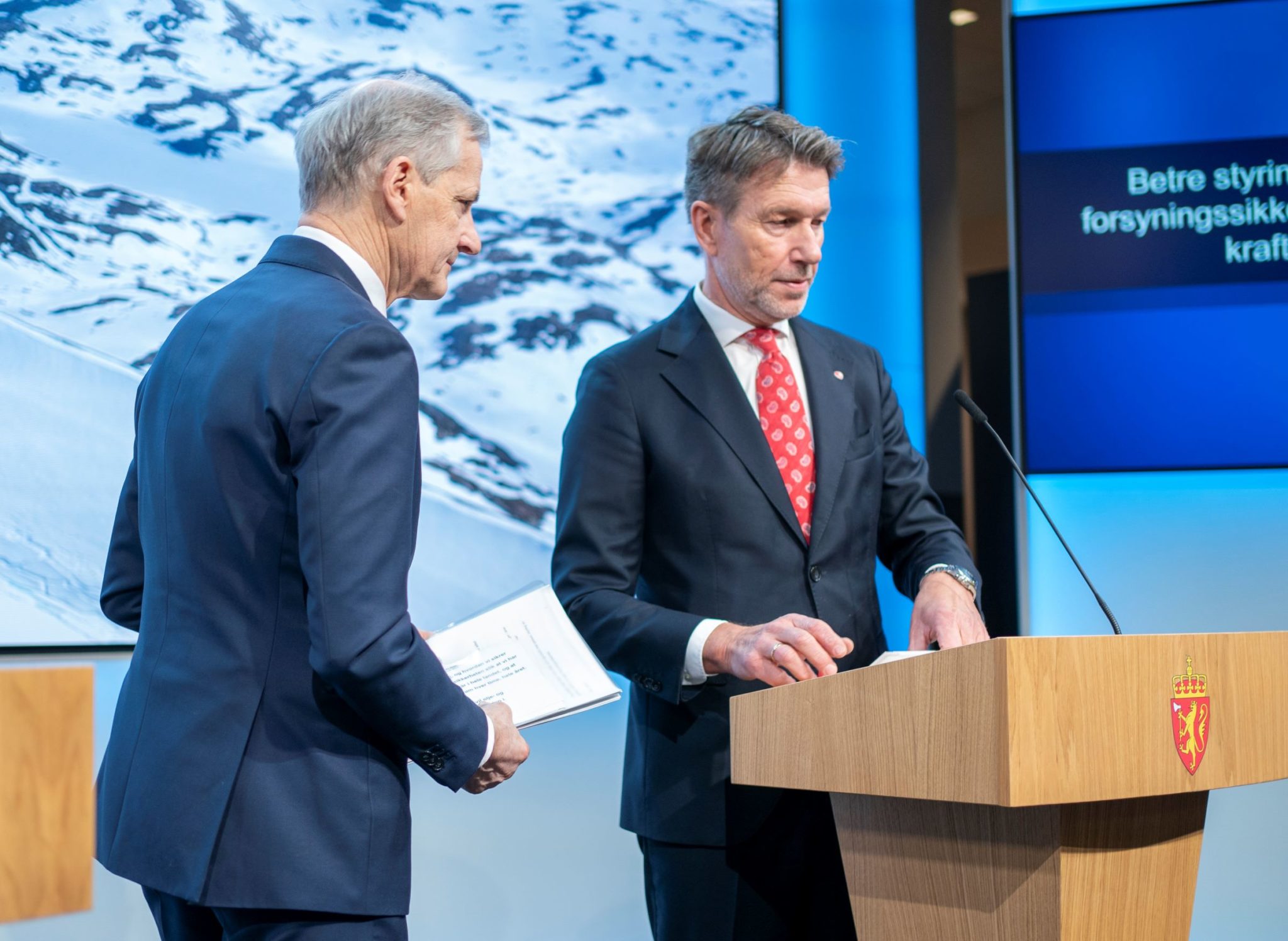 Støre trenger en vinner­sak: Strøm­støtten kan bli «opp­gradert» i dag ...