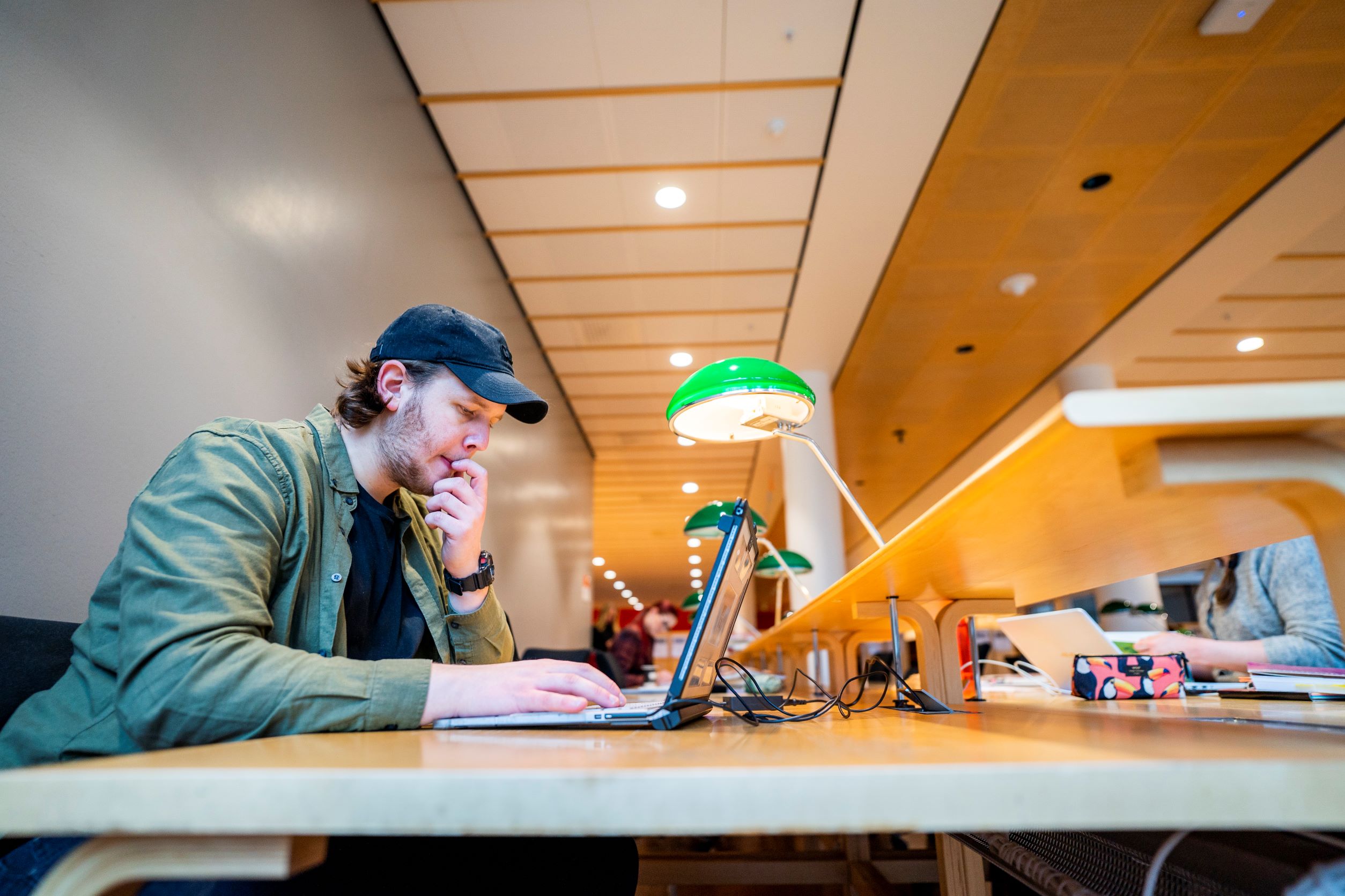 Norske studenter mer misfornøyde med studiene, og sliter med økonomien ...