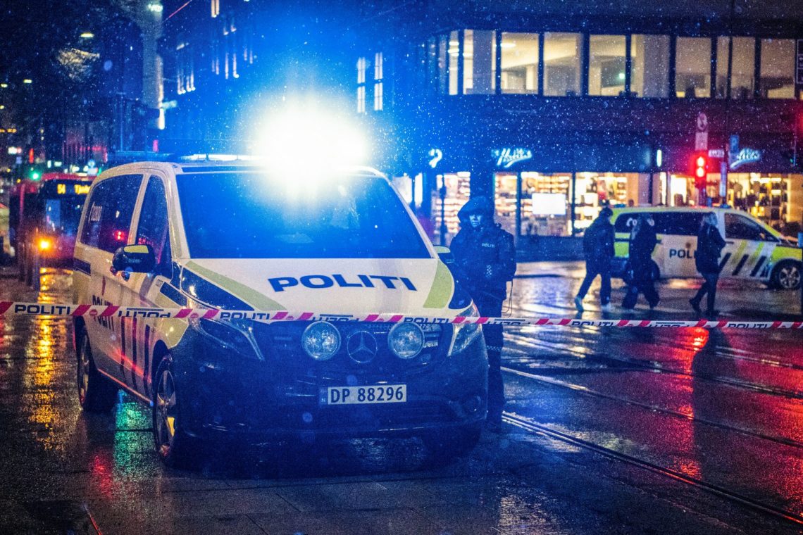 Politiet: En person ranet av gjeng midt på Karl Johan i Oslo – Document