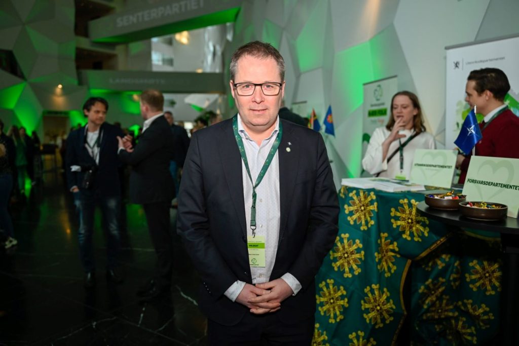 Forsvarsminister Bjørn Arild Gram foreslås som ny nestleder i Senterpartiet