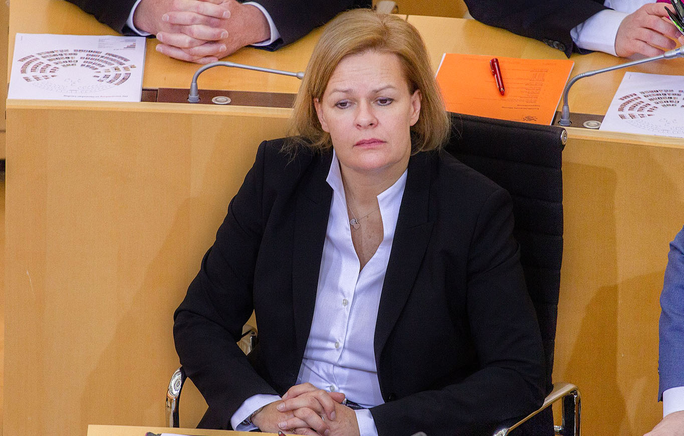 Tysklands innenriks­minister: – Islamister og anti­semitter skal ikke ...