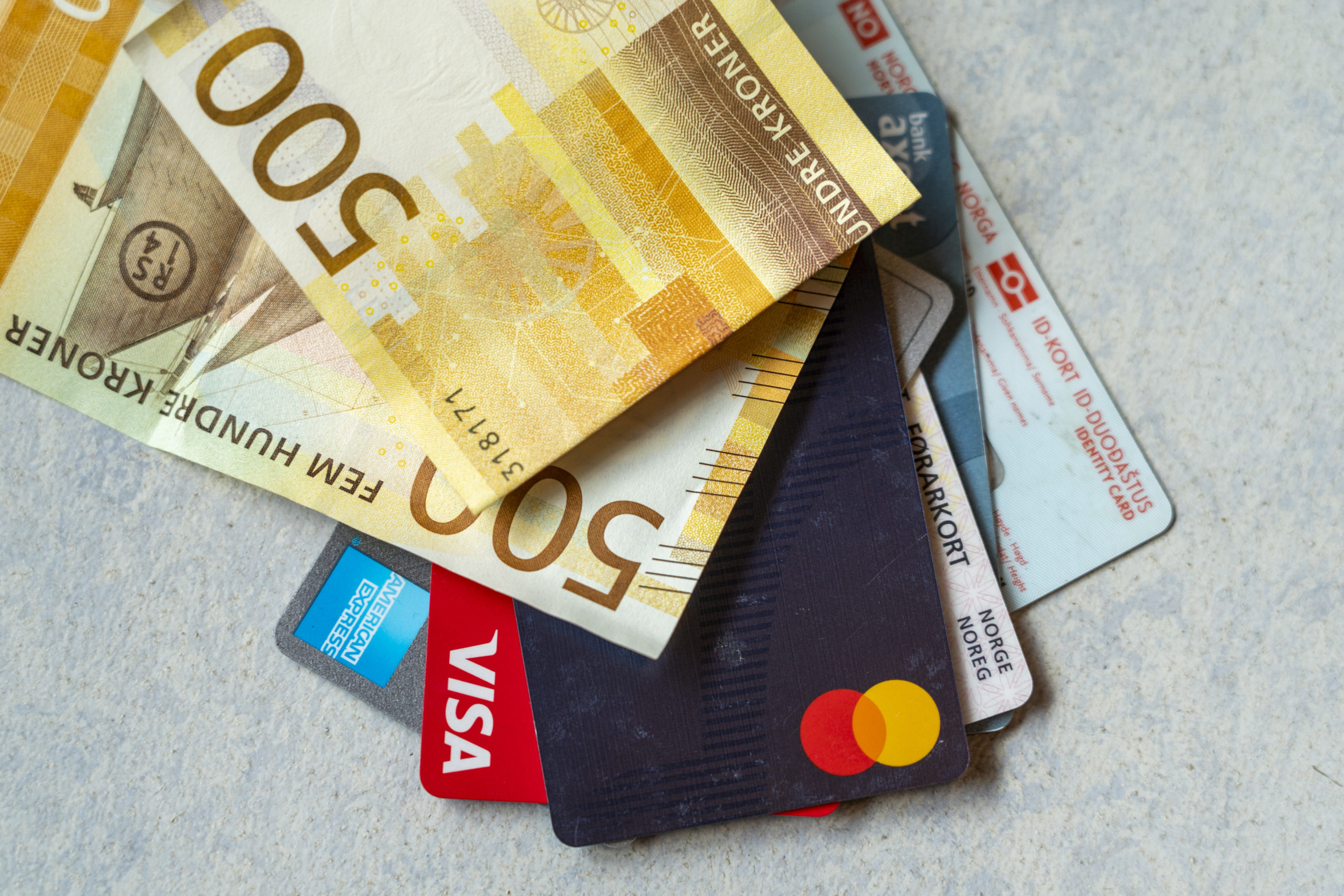 Rekordhøye skatter i fjor – ble betalt over 1700 milliarder kroner i ...