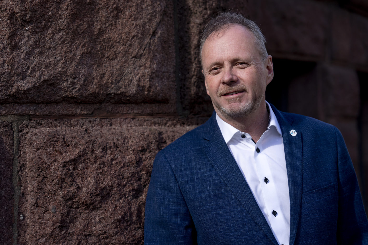 Hardt presset INP-leder forsøker å redde sin stilling – Document