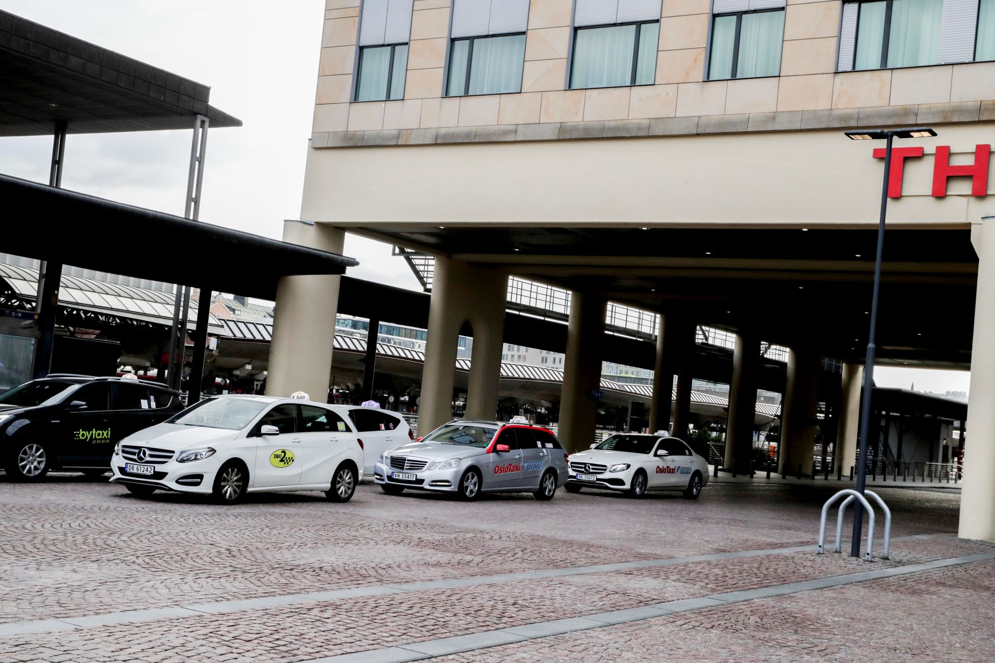 Vil gi seg som taxi-sjåfør i Oslo etter 45 år: Nekter å bytte til elbil