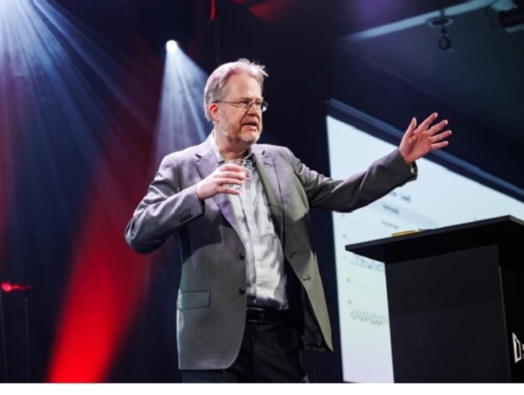 Jan Arild Snoen med ny hatefull bok om Donald Trump