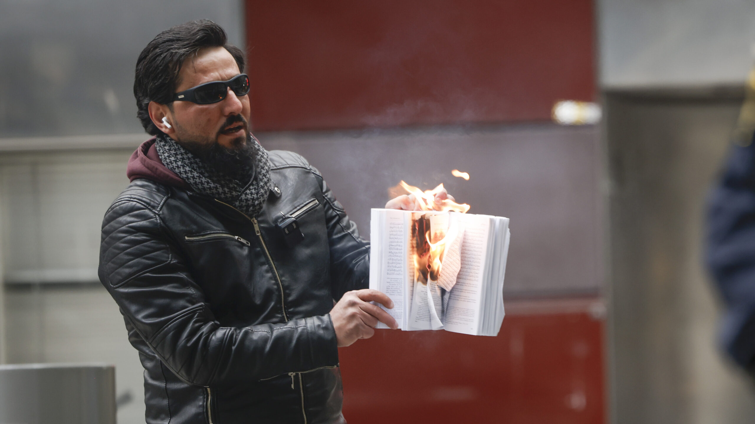 Salwan Momika har fått fornyet oppholds­tillatelse i Sverige – Document