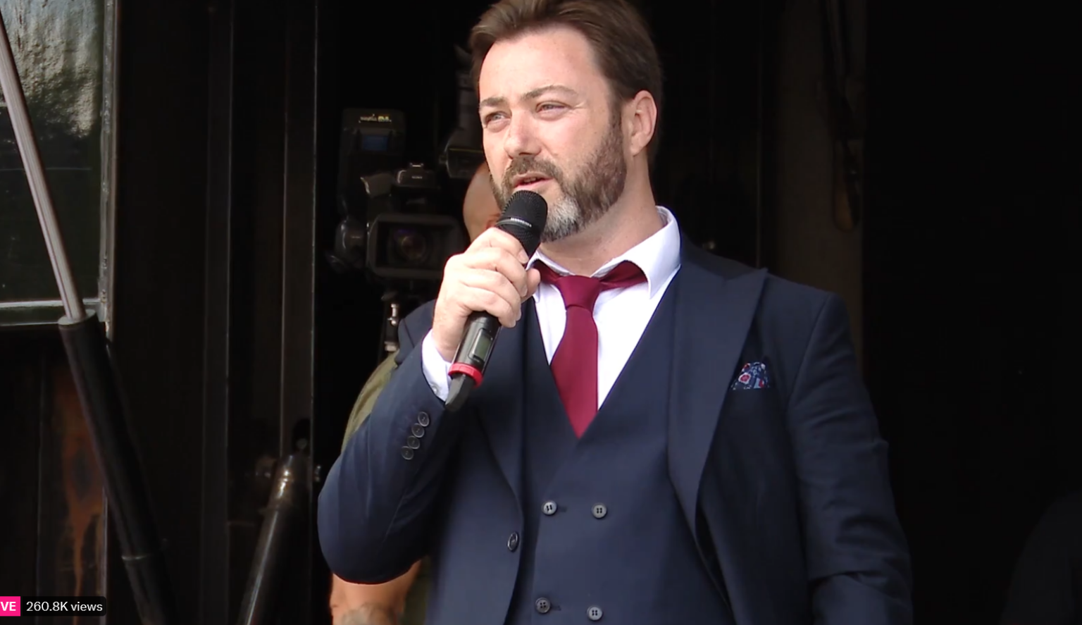 Patriotisk folkehav samlet i London: – Den viktigste dagen i mitt liv