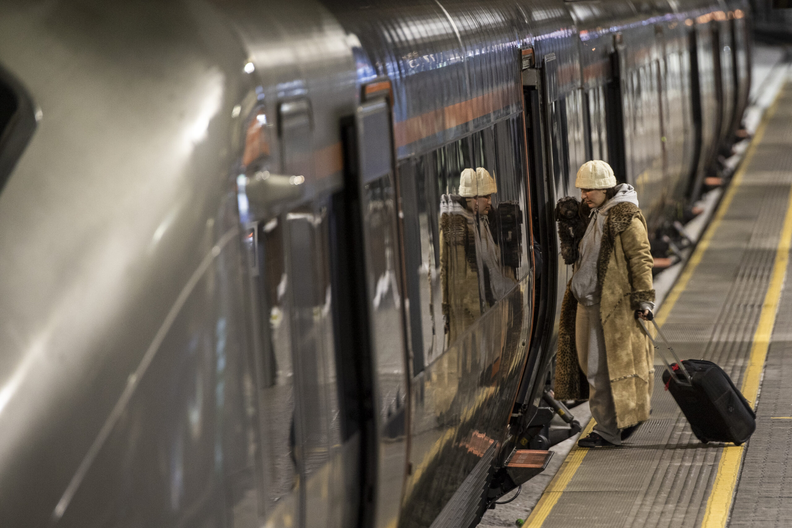 Etter full splittelse av jernbanen skal nå Flytoget og Vy sammenslås – Document