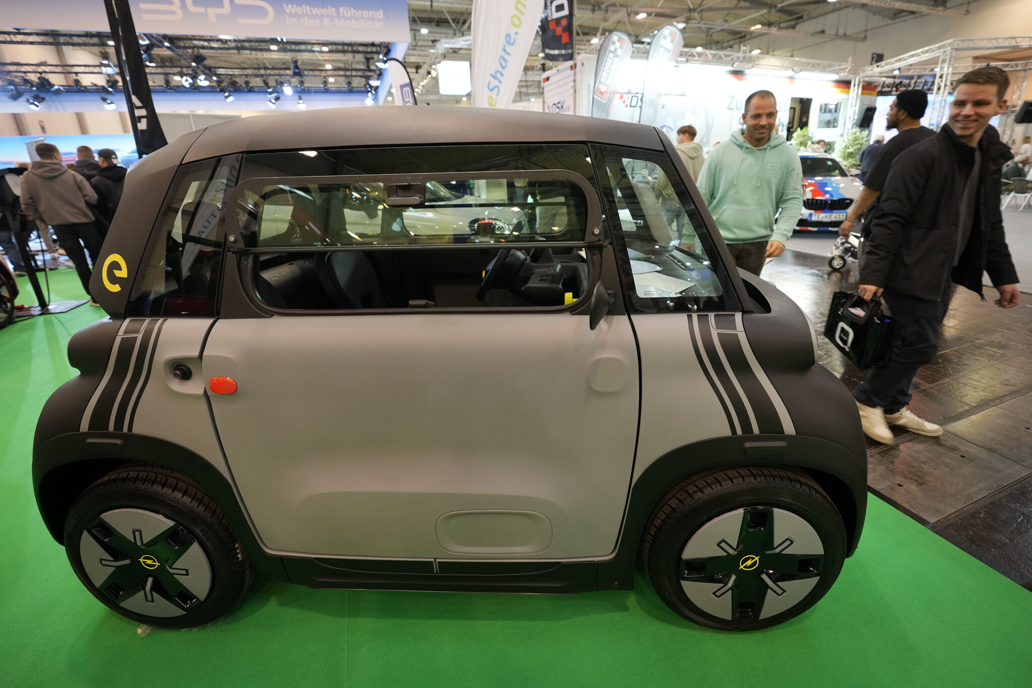 Nye EU-krav for 2025 presser elbil­produsentene