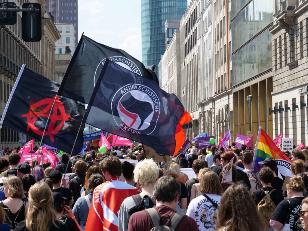 Antifa-varsler: – De dreper deg ikke fordi du er fascist; de kaller deg ...