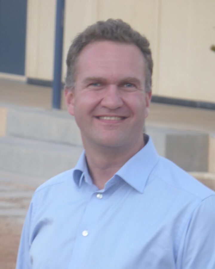 Ellevill klassereise med bistandspenger