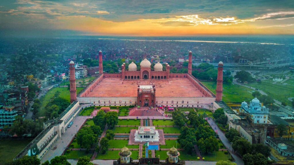 Voldtok fransk-pakistansk turist foran barna – to menn henrettes